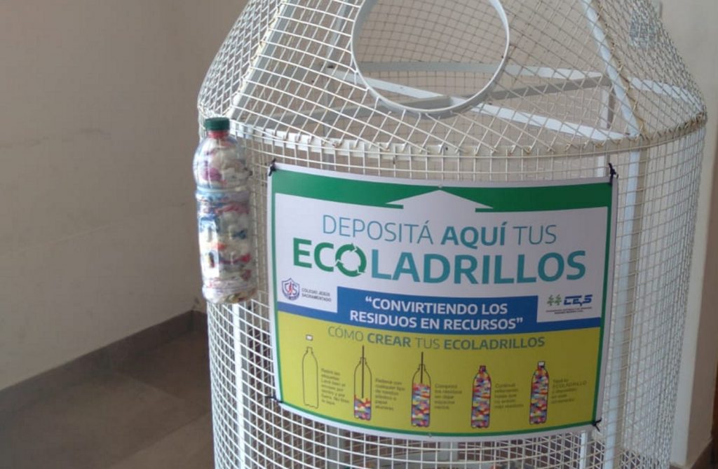 El CJS lleva adelante un proyecto de Ecoladrillos | Diario El 9 de Julio